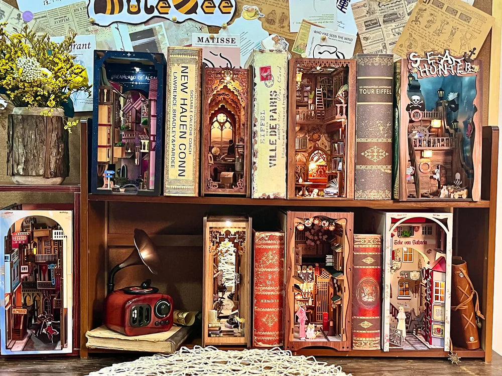 BuilDIY_-_Book_nook_1024x.webp?v=1707412938